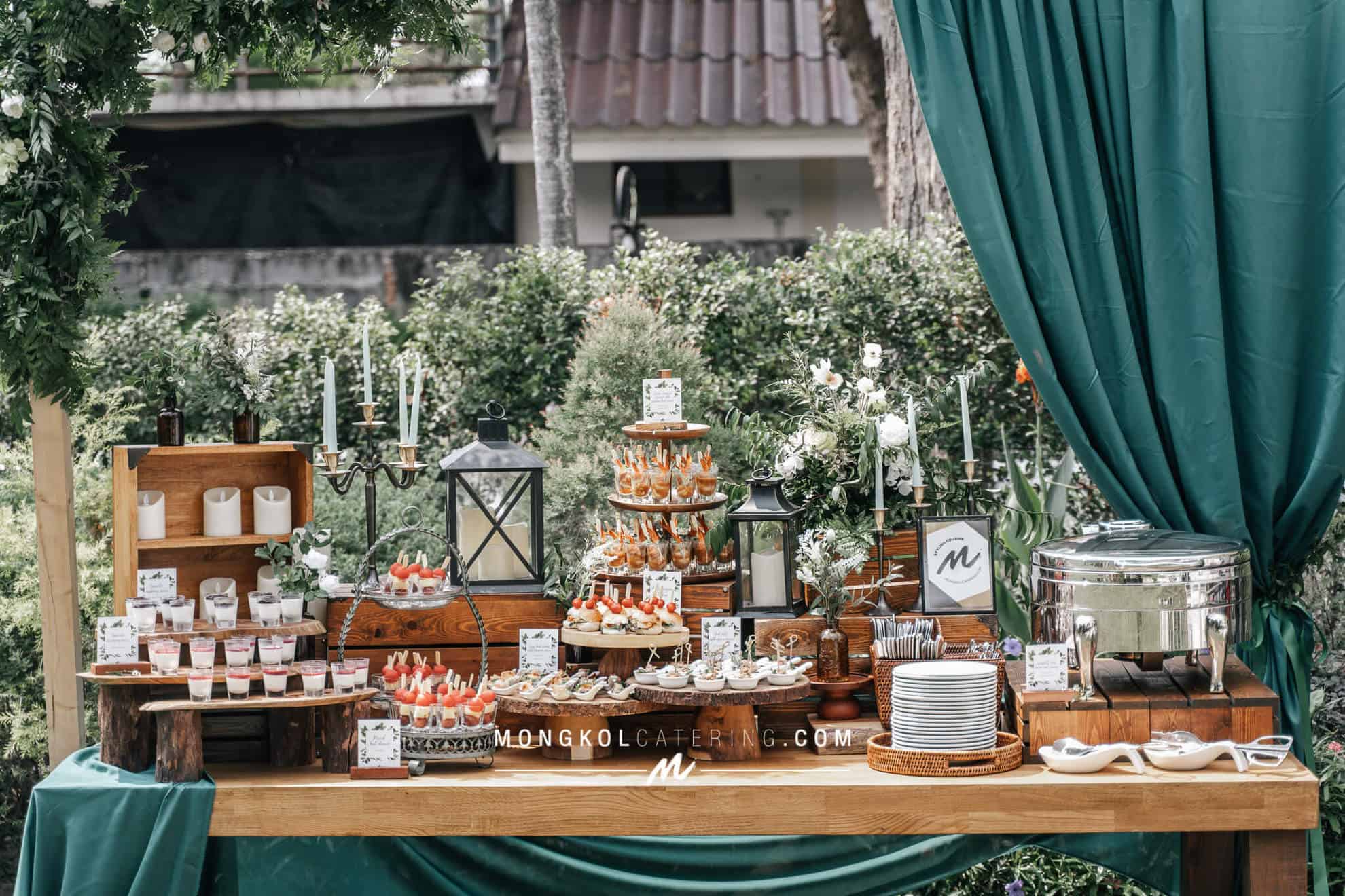 จัดเลี้ยงงานแต่งงานในสวน | บริการรับจัดเลี้ยง บุฟเฟต์ ค็อกเทล โต๊ะจีน ...