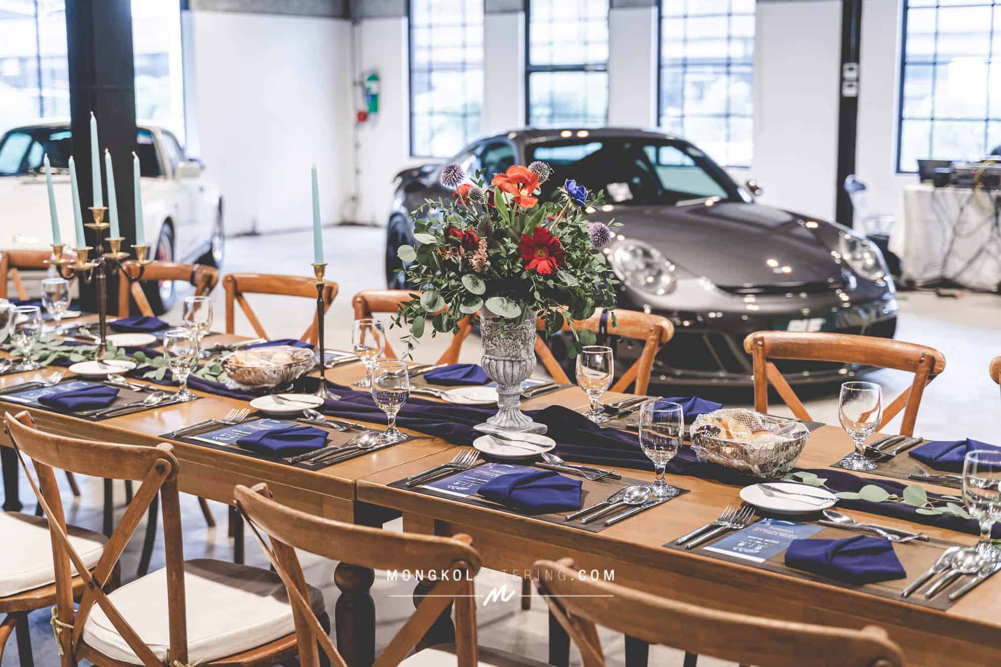 จัด Sit Down Dinner พร้อม จัดตกแต่งโต๊ะ Long Table ไม้สวยๆ @ Porsche ...