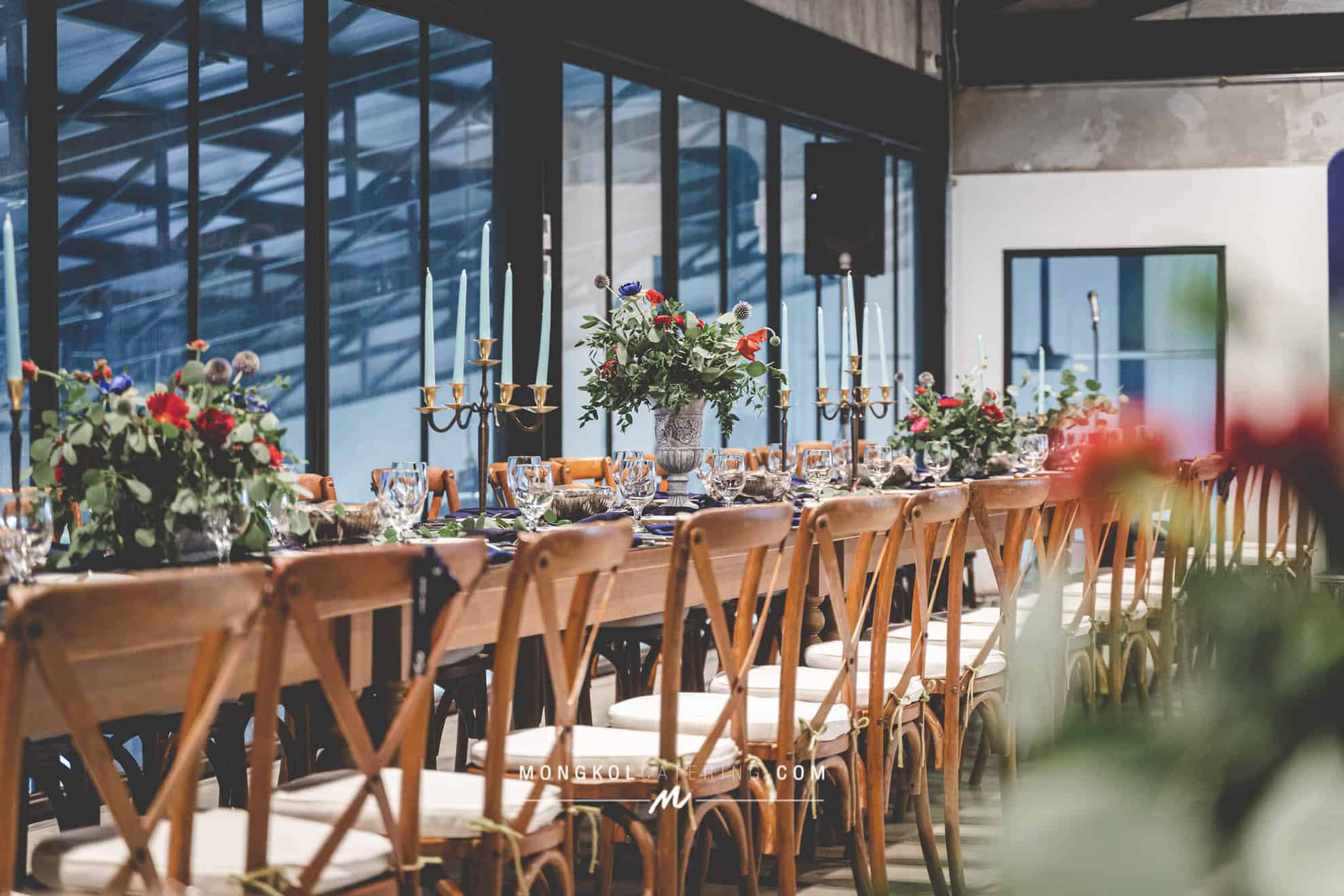 จัด Sit Down Dinner พร้อม จัดตกแต่งโต๊ะ Long Table ไม้สวยๆ @ Porsche ...