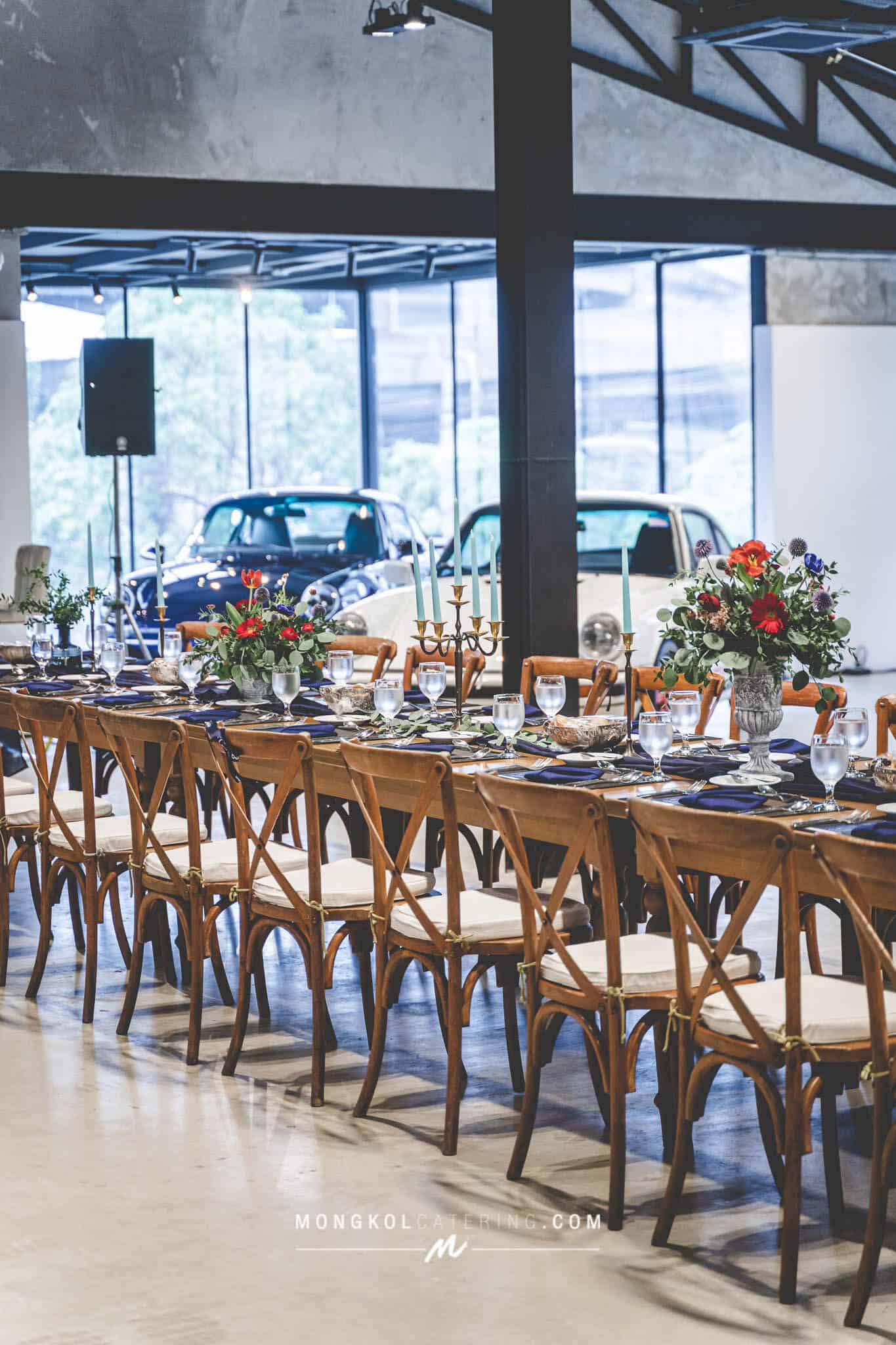 จัด Sit Down Dinner พร้อม จัดตกแต่งโต๊ะ Long Table ไม้สวยๆ @ Porsche ...