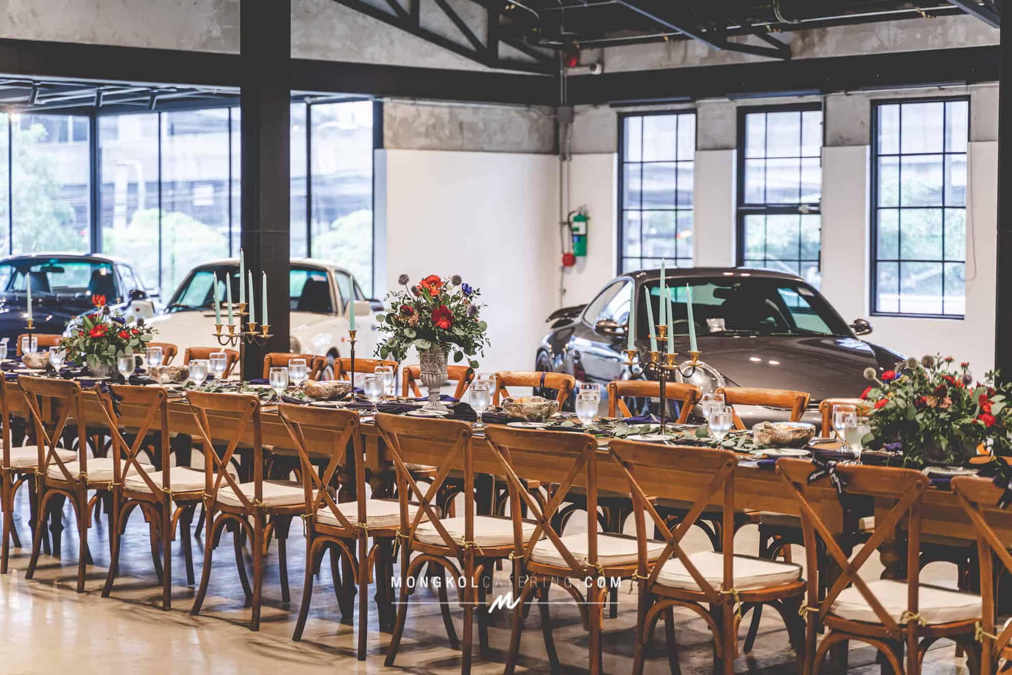 จัด Sit Down Dinner พร้อม จัดตกแต่งโต๊ะ Long Table ไม้สวยๆ @ Porsche ...